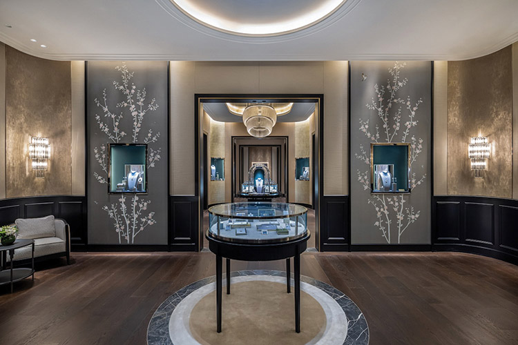 Van Cleef & Arpels reopens Kuwait boutique | Day & Night Magazine